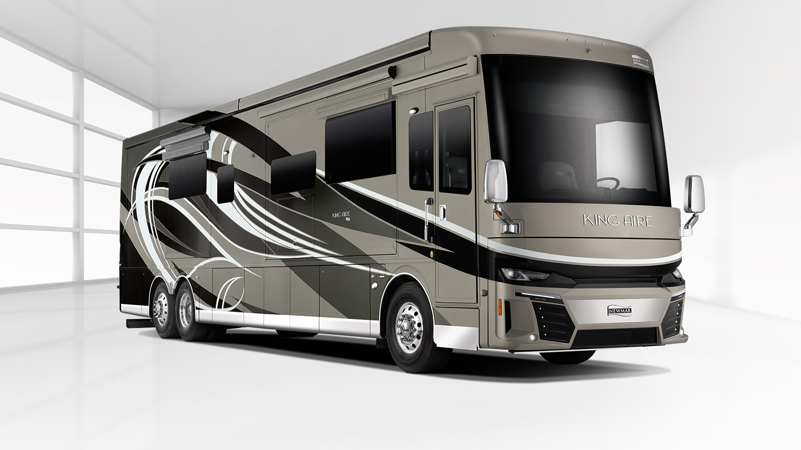 RVs Are Luxury On Wheels As Custom Coach Travelers Roll Around Wyoming ...