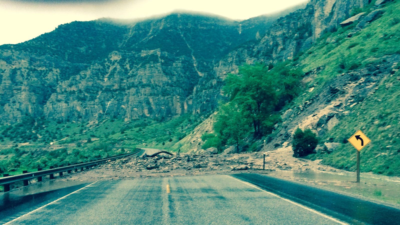 Motorists Play Frogger With Falling Rocks In Wyoming’s Wind River ...