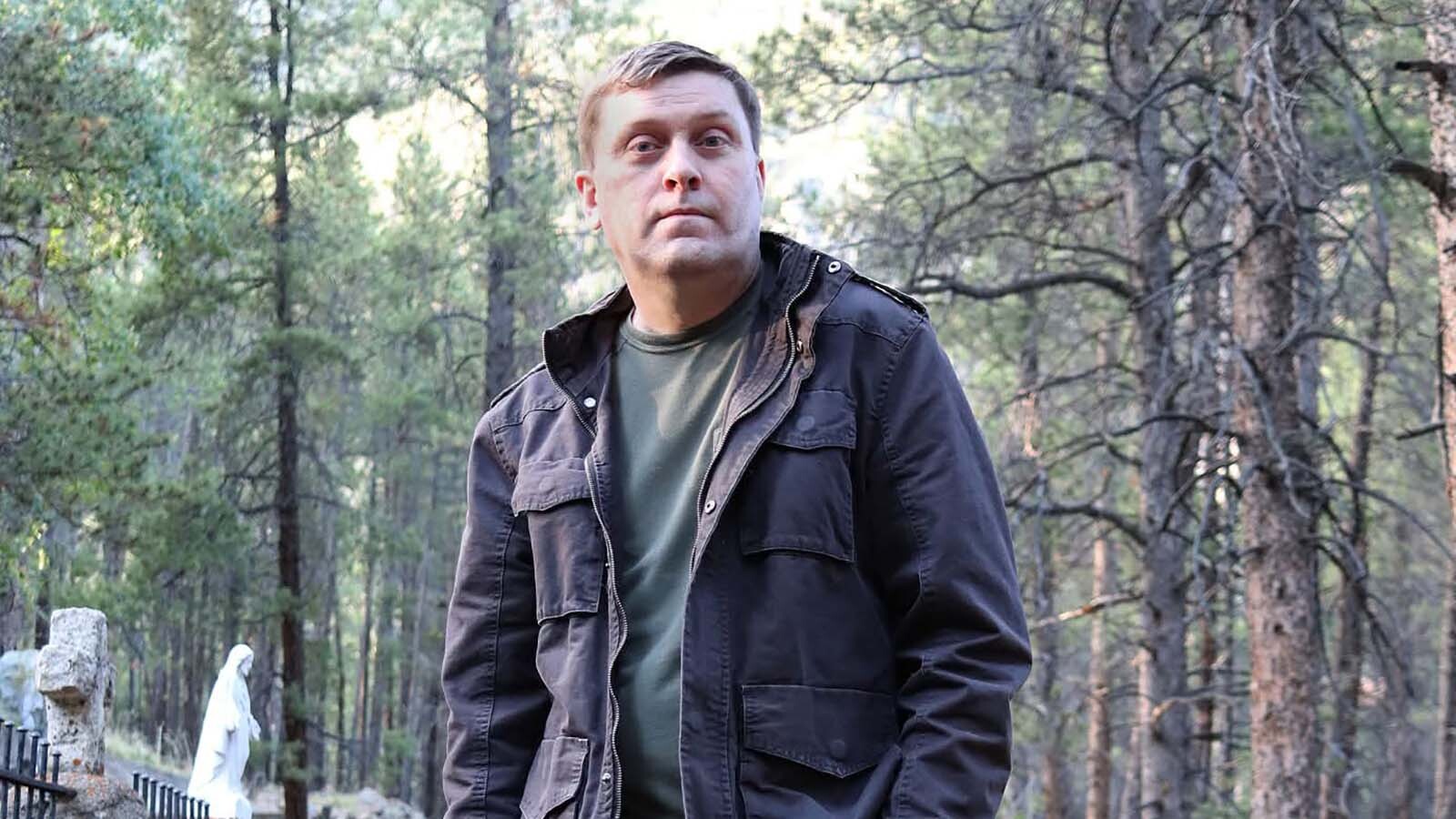Bigfoot Hunter Won't Quit After FBI Says 'Evidence' Is Just Deer Hair ...
