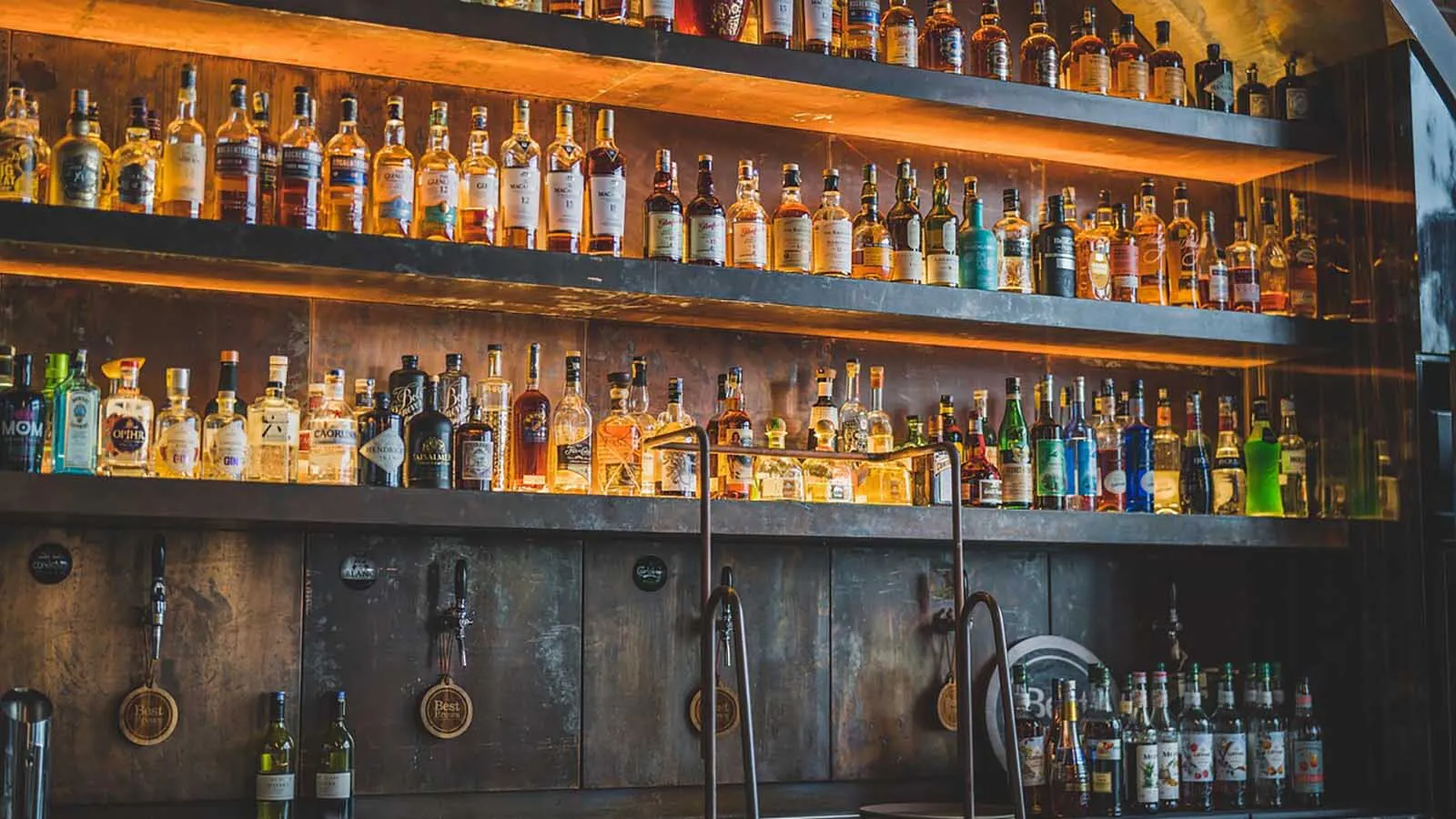 New World War II-Themed Buffalo Bar Is A Throwback To A Vintage ...