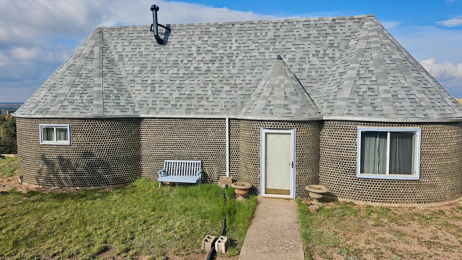 Wyoming’s Crystal Castle, Made Of Embalming Fluid Bottles, Is For Sale ...