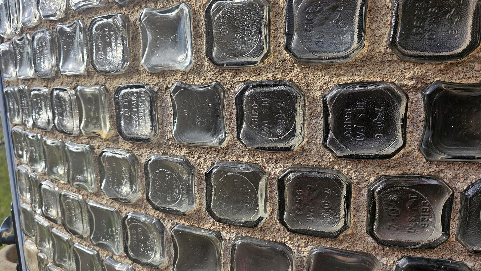 Wyoming’s ‘Crystal Castle’ Is Made From 30,000 Glass Embalming Fluid ...