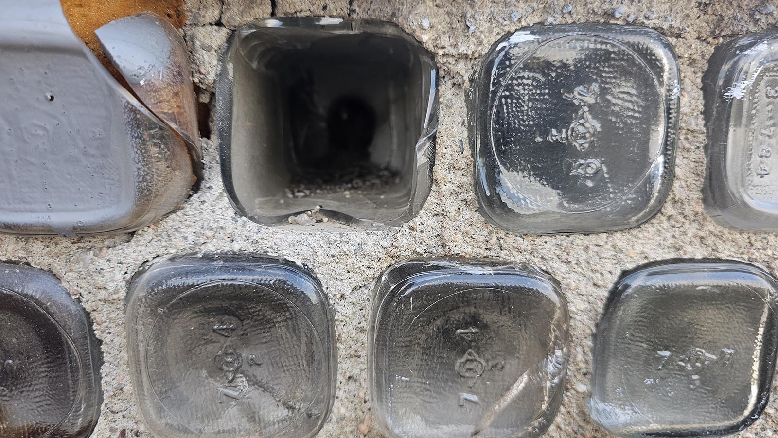 Wyoming’s ‘Crystal Castle’ Is Made From 30,000 Glass Embalming Fluid ...