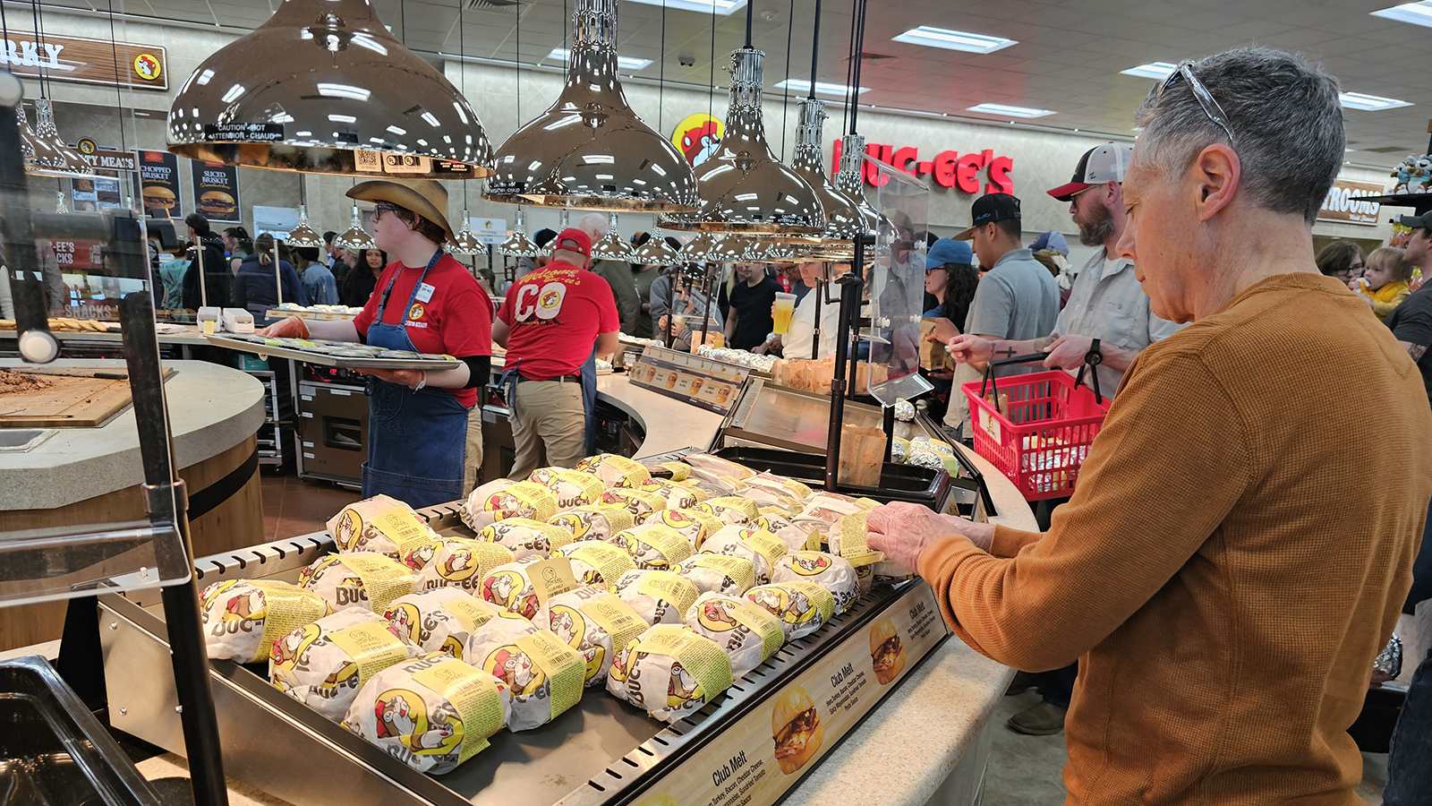 World’s Largest Buc-ee’s Opens 45 Miles South Of Wyoming Off I-25 ...
