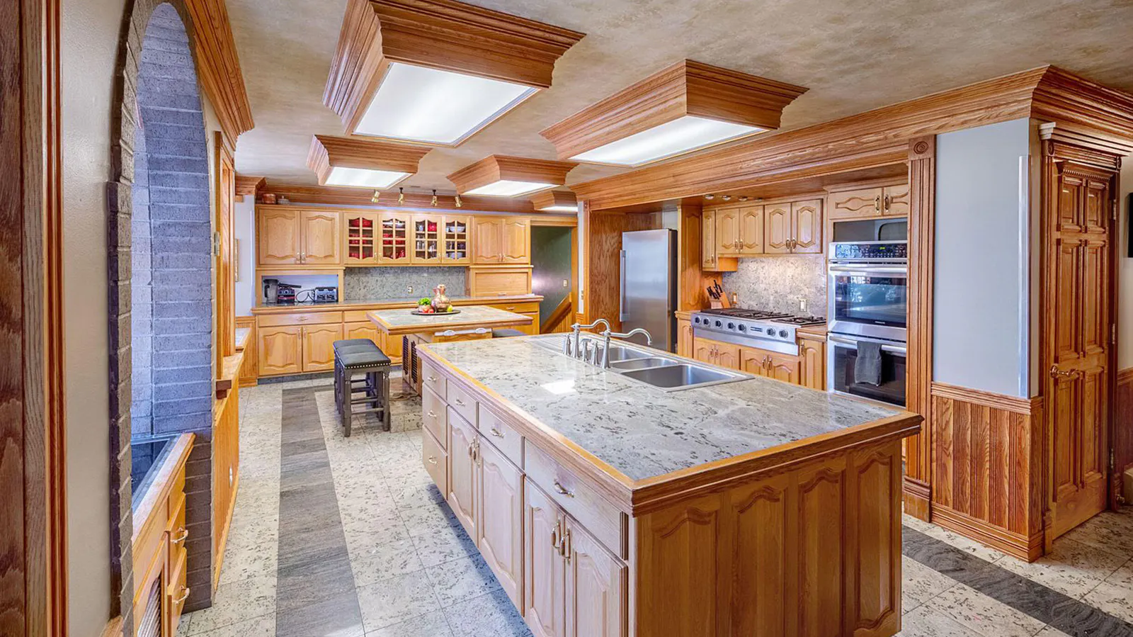 100-Foot-Tall, 40-Room Castle For Sale In Bedford, Wyoming, For $14 ...
