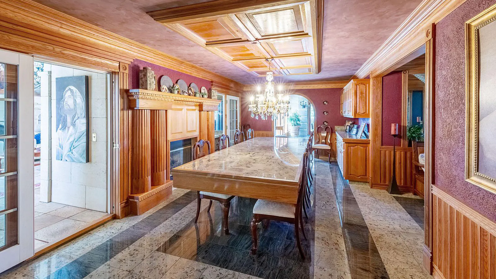 100-Foot-Tall, 40-Room Castle For Sale In Bedford, Wyoming, For $14 ...