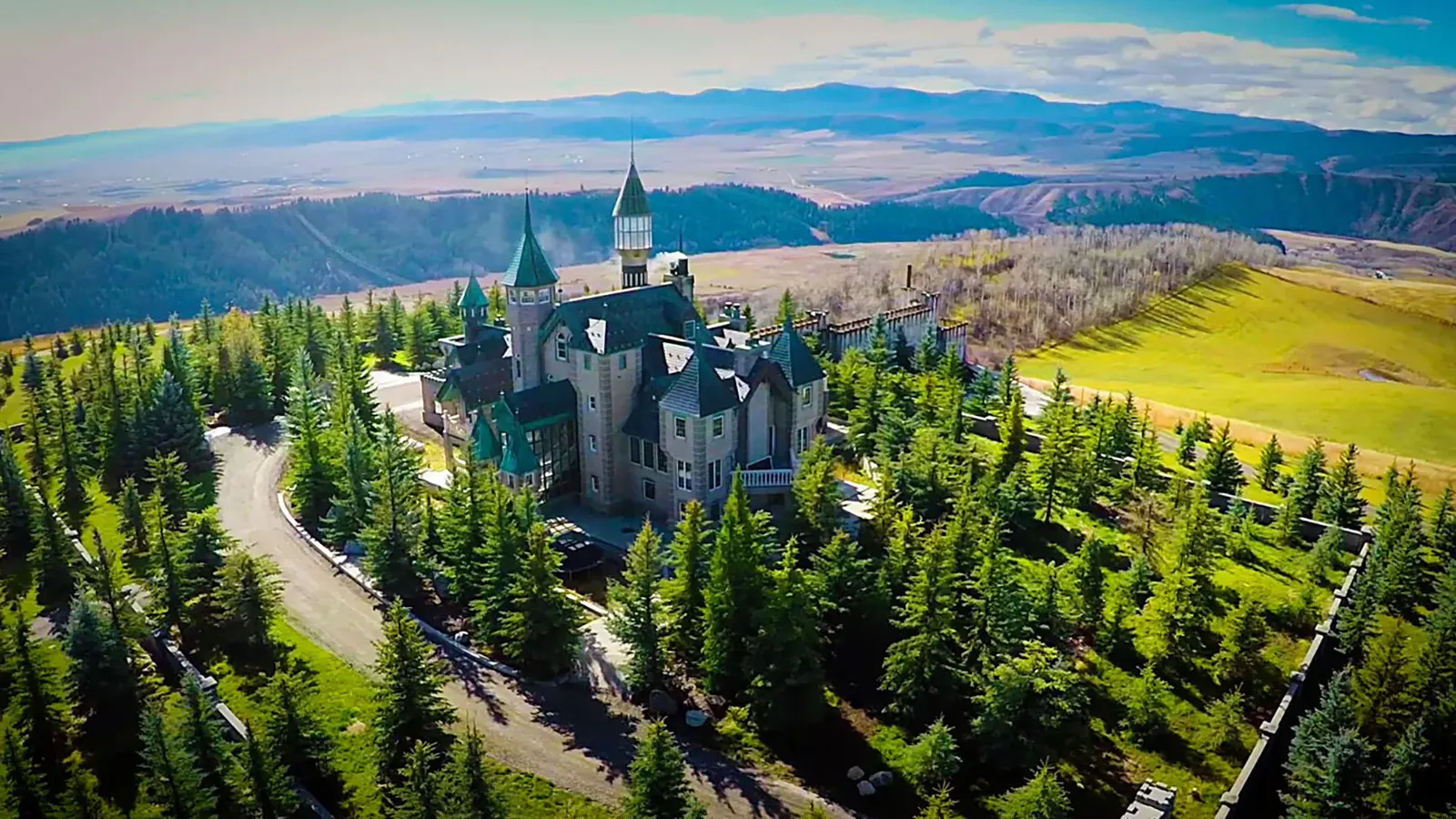 100-Foot-Tall, 40-Room Castle For Sale In Bedford, Wyoming, For $14 ...