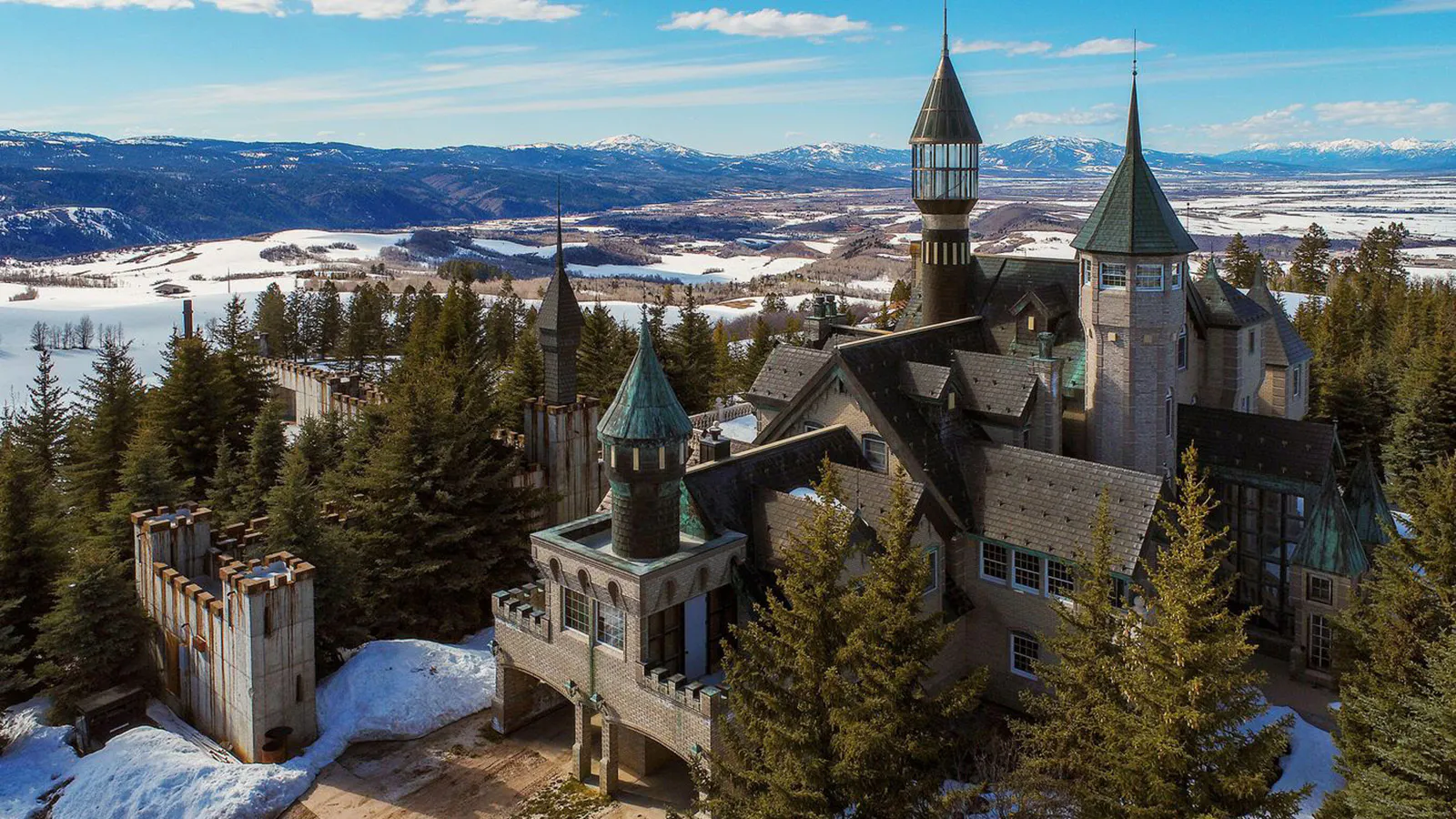 100-Foot-Tall, 40-Room Castle For Sale In Bedford, Wyoming, For $14 ...