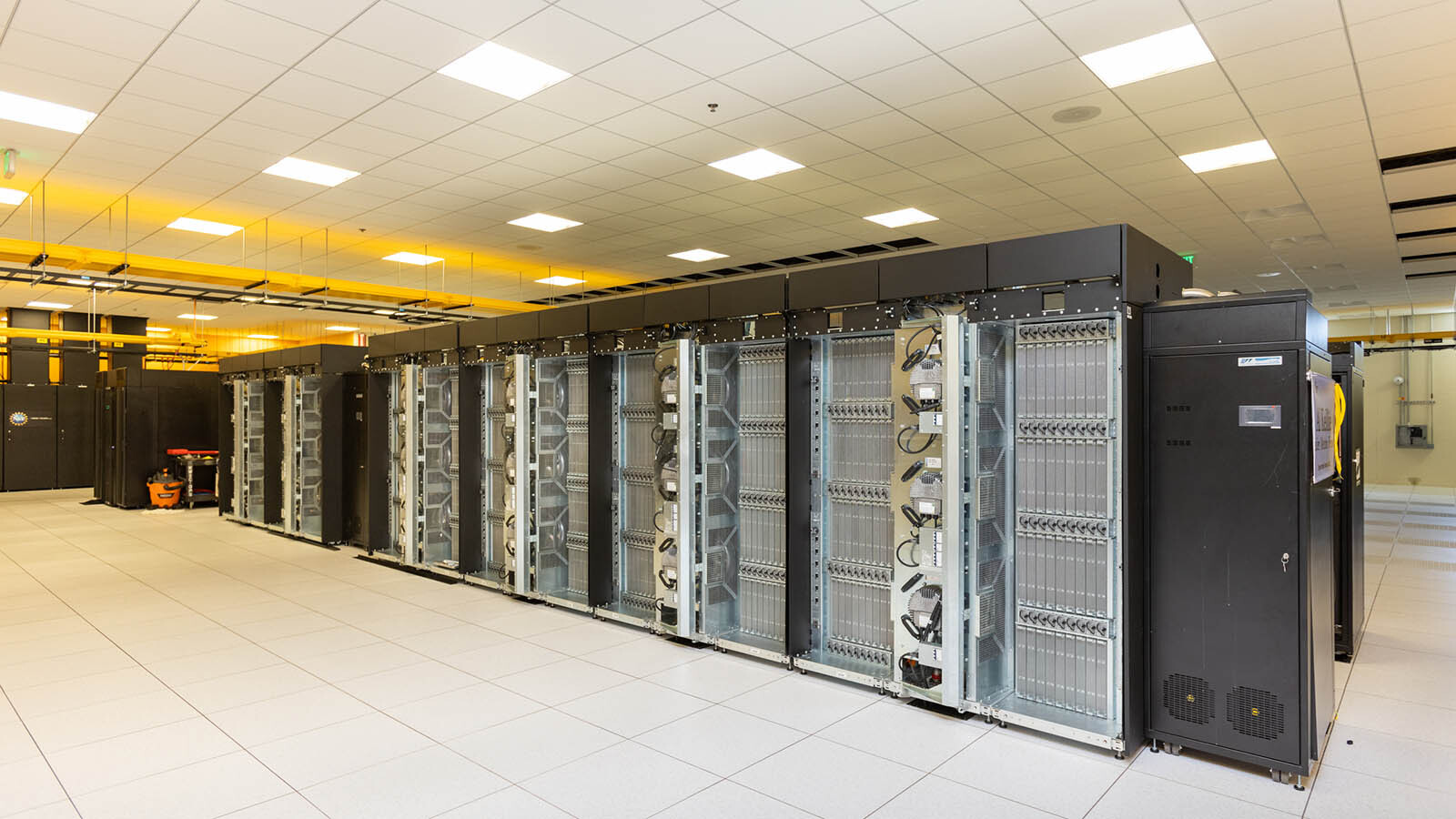 47-Ton Cheyenne Supercomputer Sold To Mystery Buyer For $480,000 ...