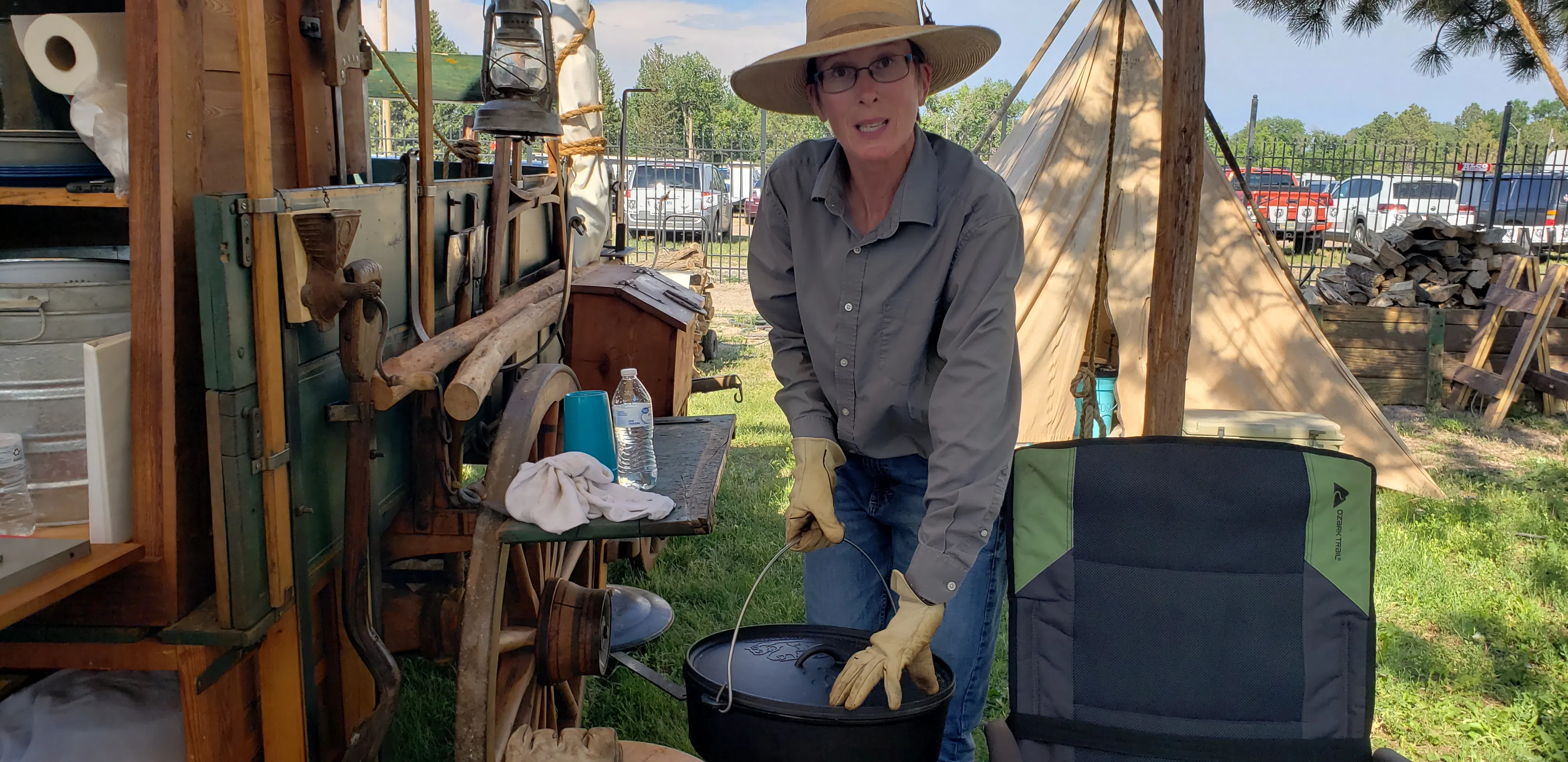 Chuckwagon Cooks Live Their Best Throwback Lives At Cheyenne Frontier ...