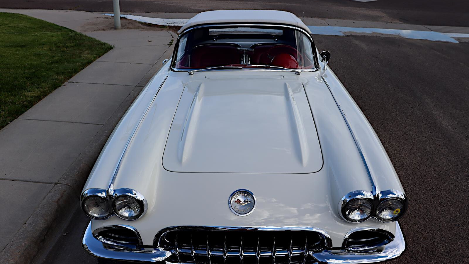 Aaron Turpen: The Aragon Collection — Four Generations Of Corvettes And ...