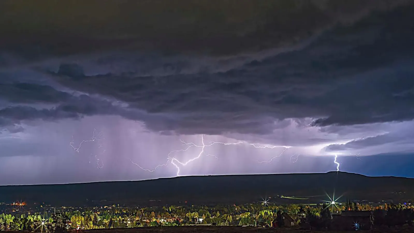 Thunderstorms Put On Spectacular Lightning Show In Southwest Wyoming ...