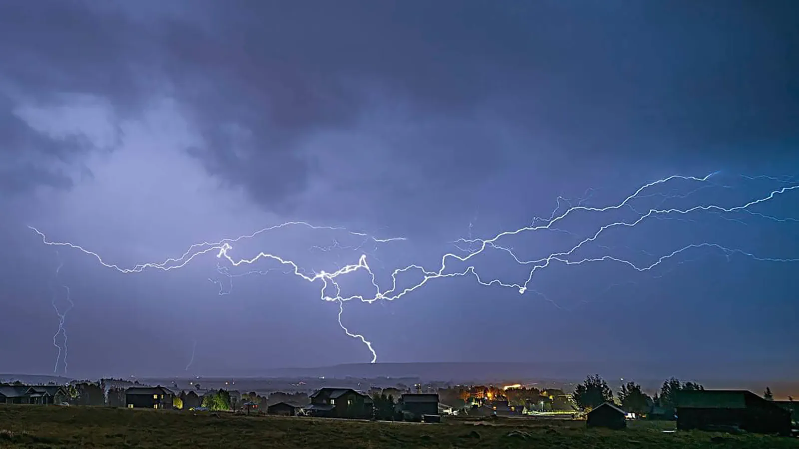 Thunderstorms Put On Spectacular Lightning Show In Southwest Wyoming ...