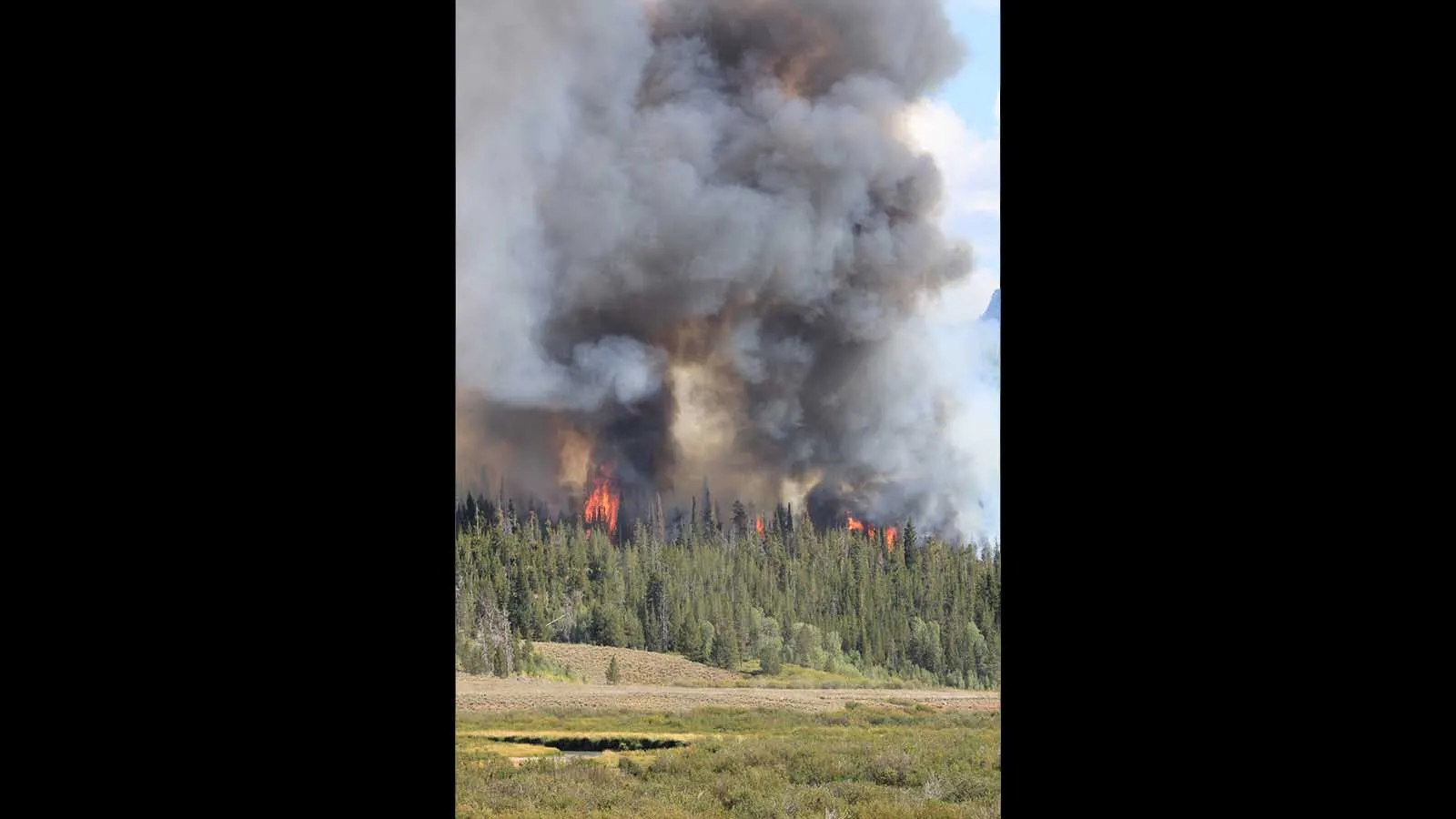 Western Wyoming Lodge Owners Watch Campers Flee Out-Of-Control Wildfire ...