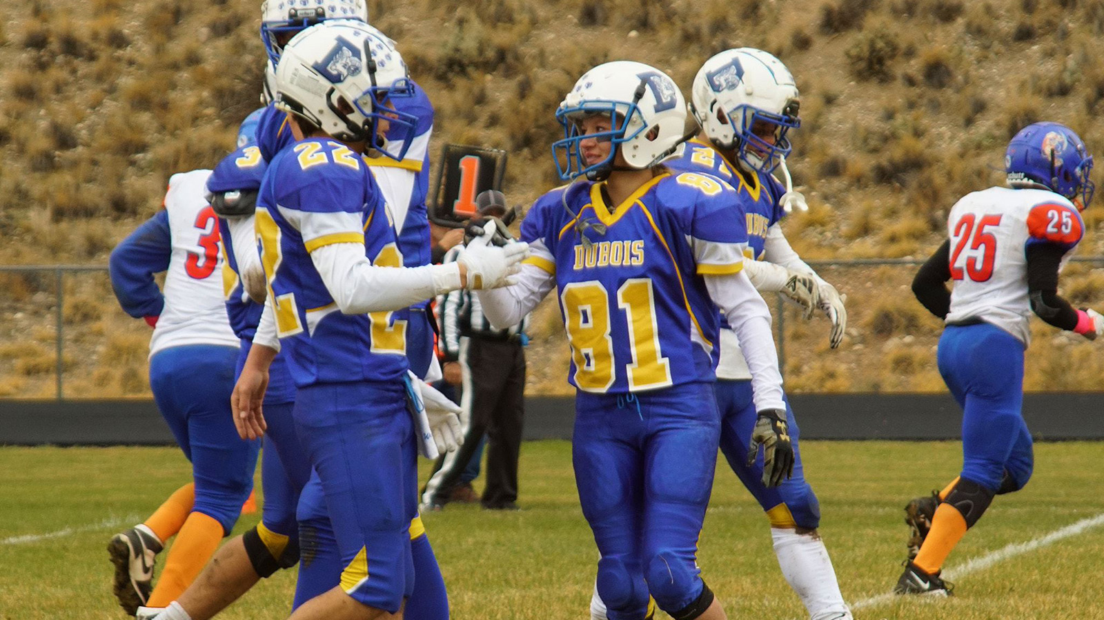 Briauna Grove Is First Girl To Score A Touchdown In Wyoming High School ...