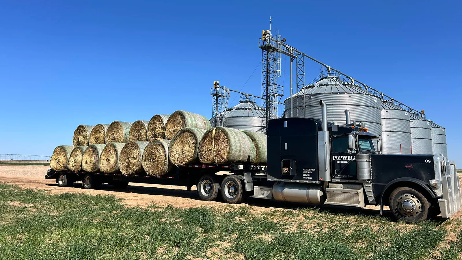 Thank you Texas! Texas Ranchers Hauling Hay To Wyoming | Cowboy State Daily