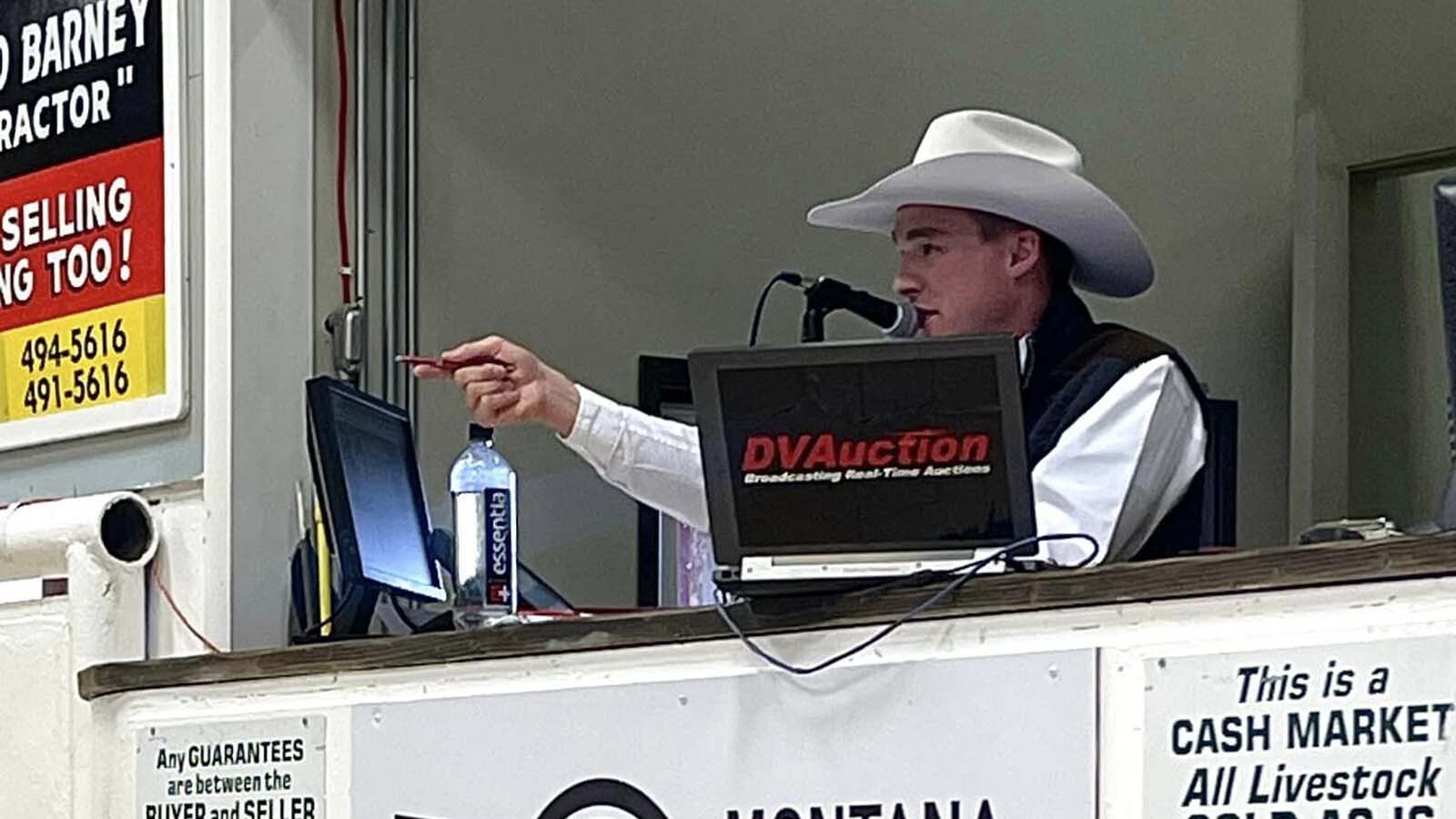 3rd Generation Of Famed Thompson Auctioneer Family Fast-Talking Way To ...