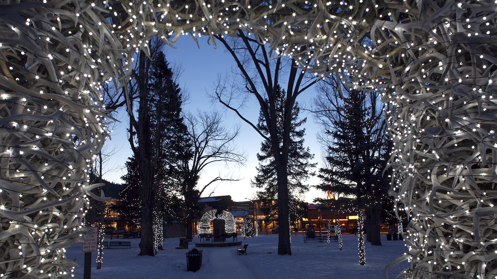 Jackson's Iconic Town Square Has More Than 8,000 Elk Antlers In Its 4 ...