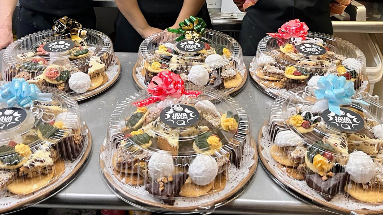 Inside Sheridan's Java Moon Coffee Shop Where Mooncakes Are King ...