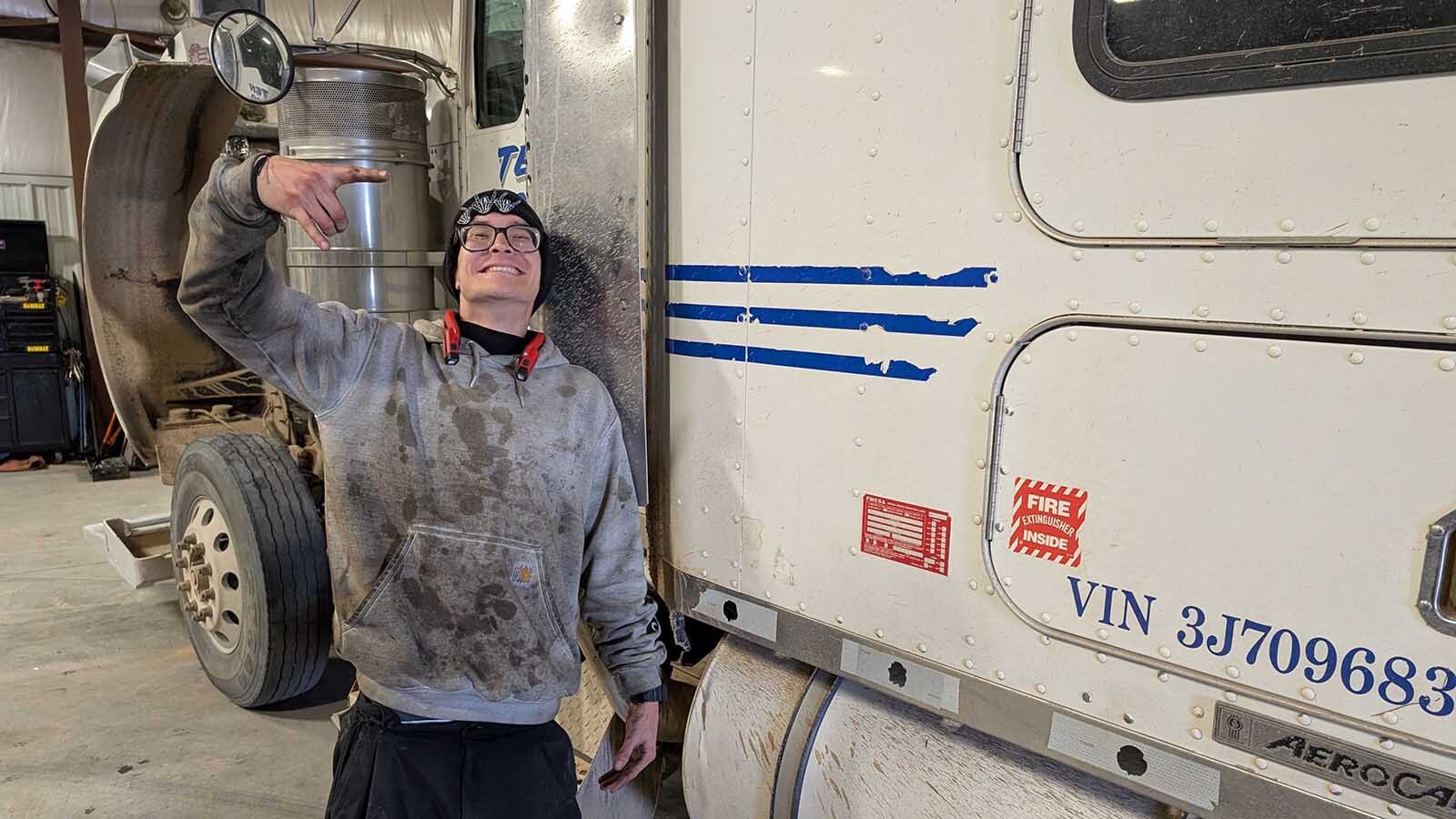 Neighbors Watch Large Cheyenne SWAT Response To Barricaded Man With ...