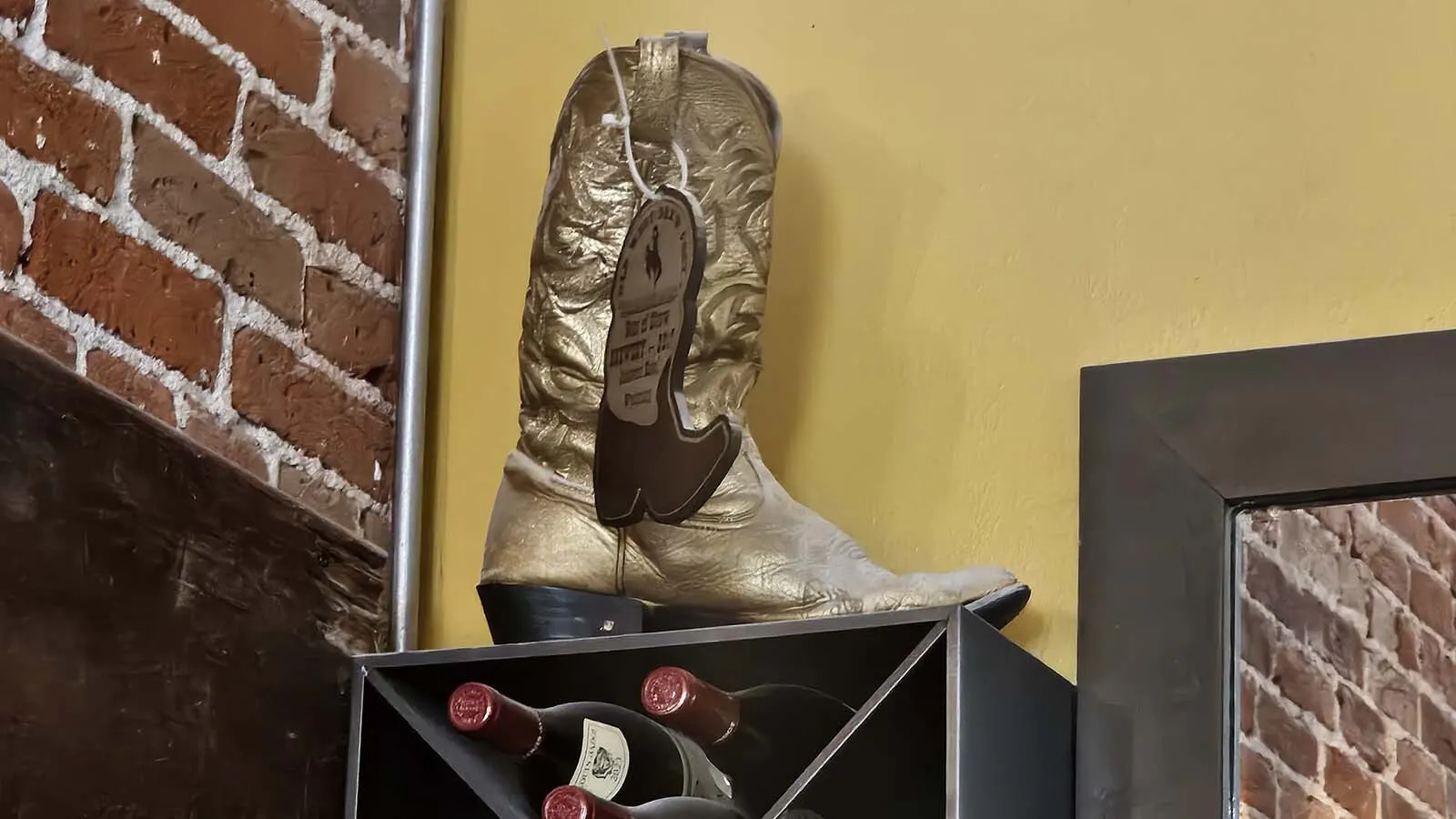 Drinking Wyoming: The Drinks At Lander Bar Come With A Taste Of Western ...
