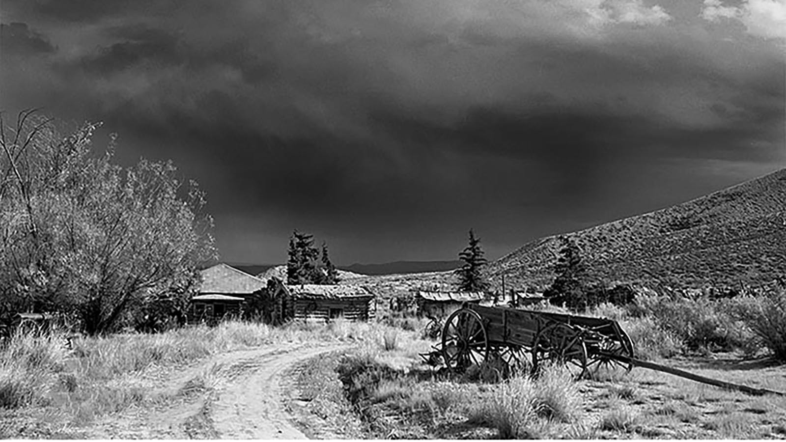 Man Spends 30 Years Photographing Wyoming’s Disappearing Ranches ...