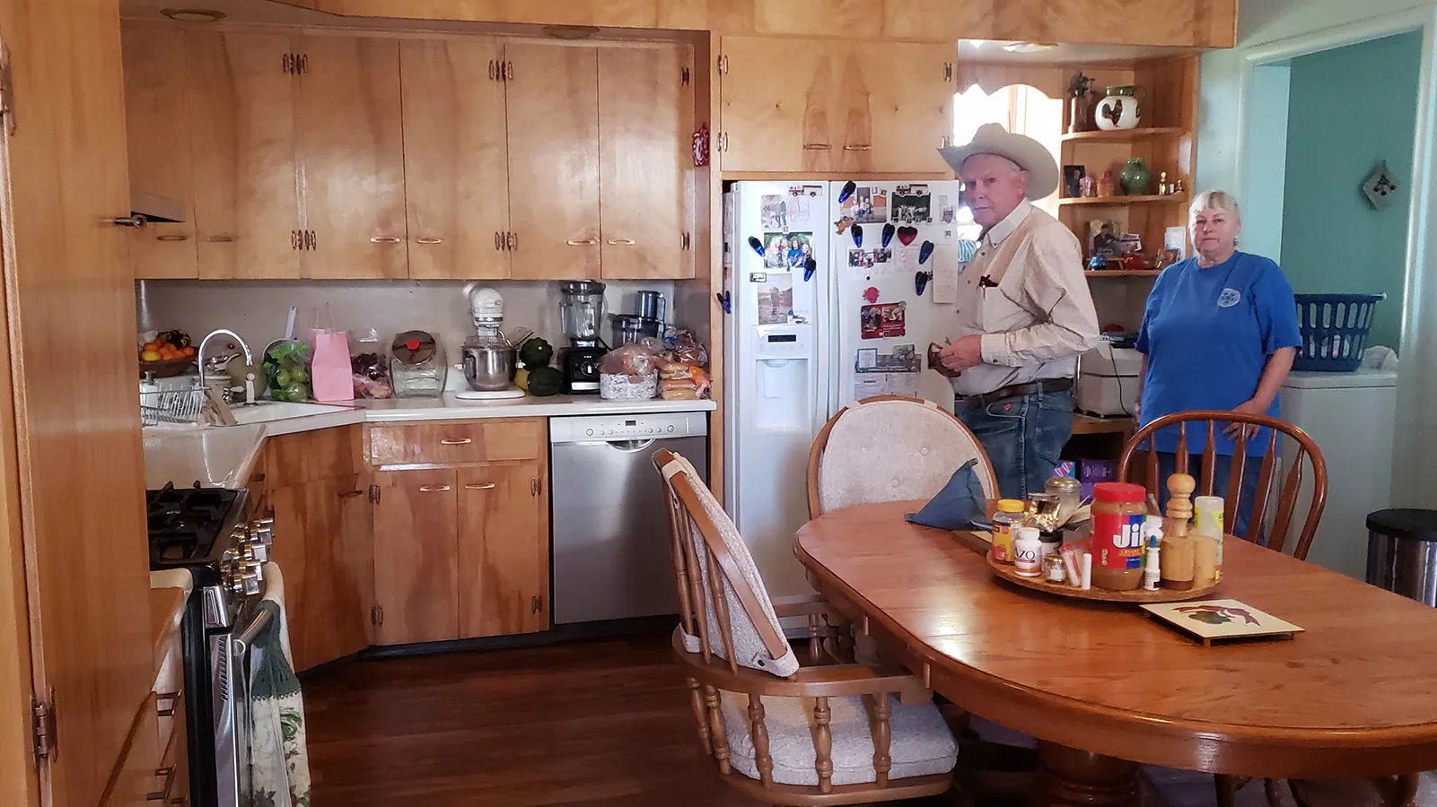 Wyoming Man On Mission To Restore Middle of Nowhere Mansion Of Sheep ...