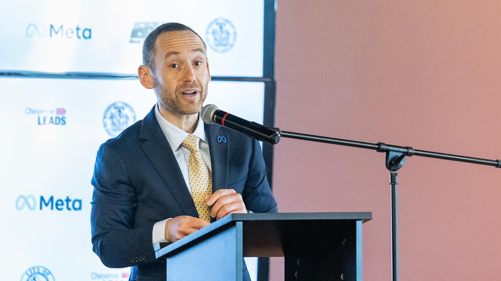 Meta (Facebook) Formally Announces Massive $800M Data Center In ...