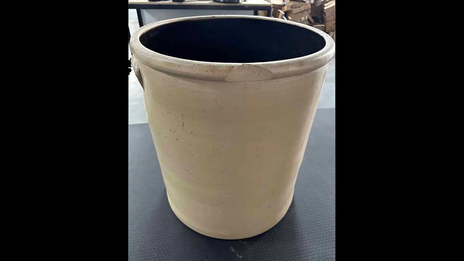 91-Year-Old Nebraska Woman’s Rare Porch Crock Turns Out To Be $32,000 ...