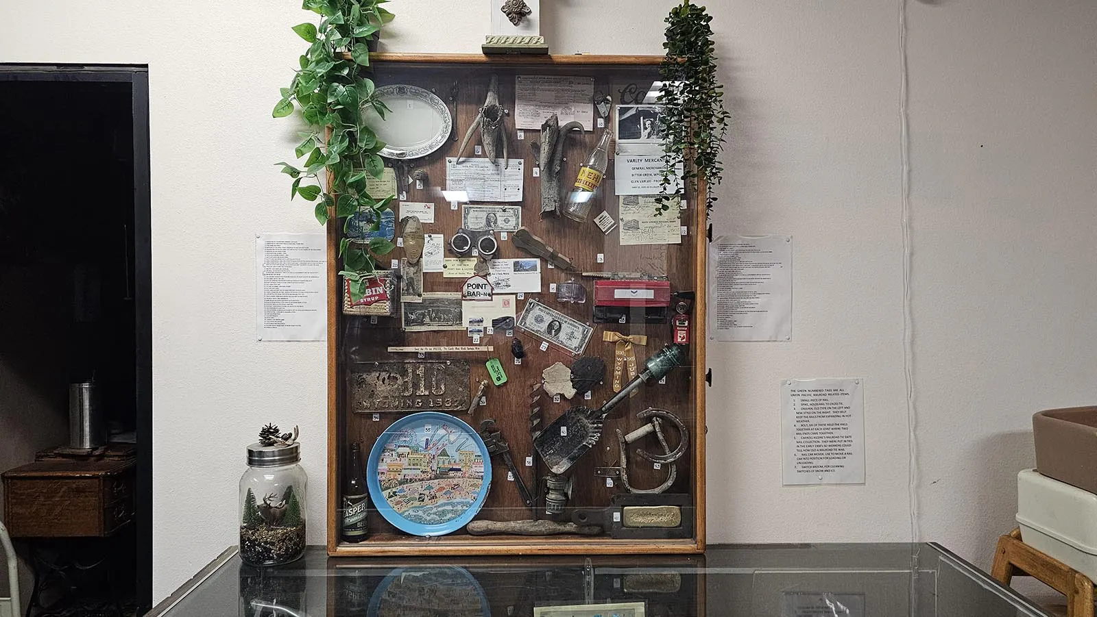 In Tiny Point Of Rocks, Wyoming, There's A Museum Inside The Conoco ...