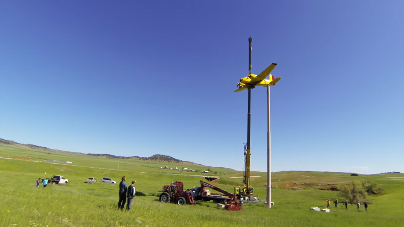 What The Heck Is … That Airplane On A 70-Foot Pole Along I-90 In ...