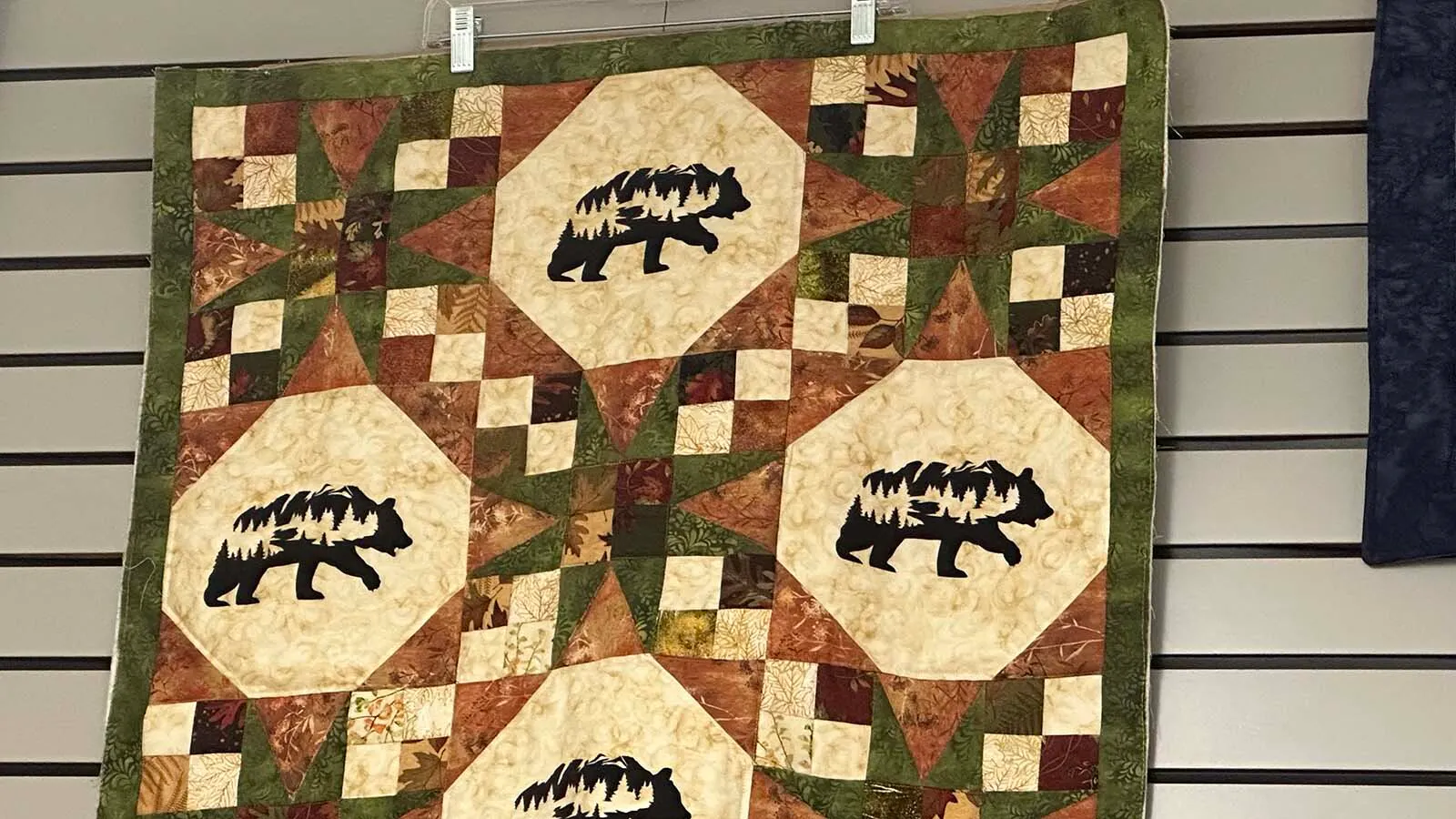 Wyoming’s Wildlife, Rodeo And The West Inspires Riverton Woman’s Quilt ...