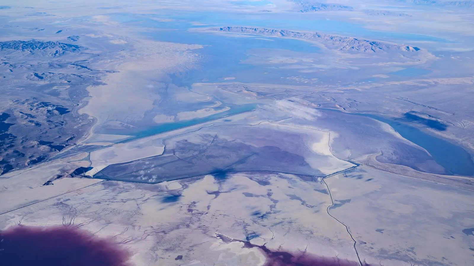 Scientists Find 2.5-Mile-Thick Freshwater Reservoir Under The Great ...