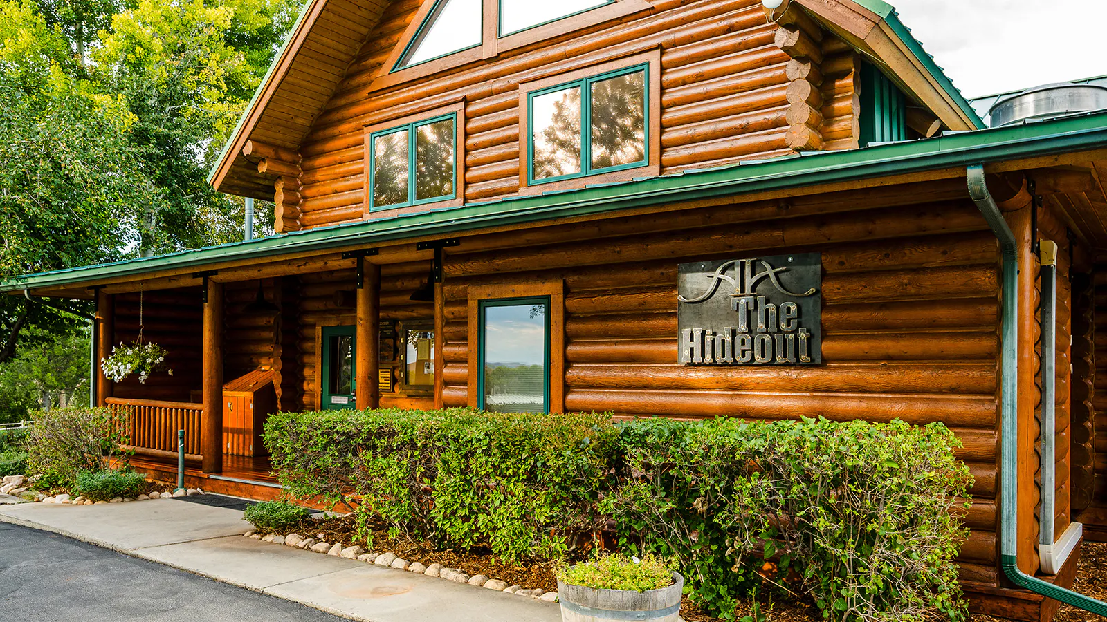 Luxurious Hideout Ranch In Shell, Wyoming, Lists For $14.95 Million ...