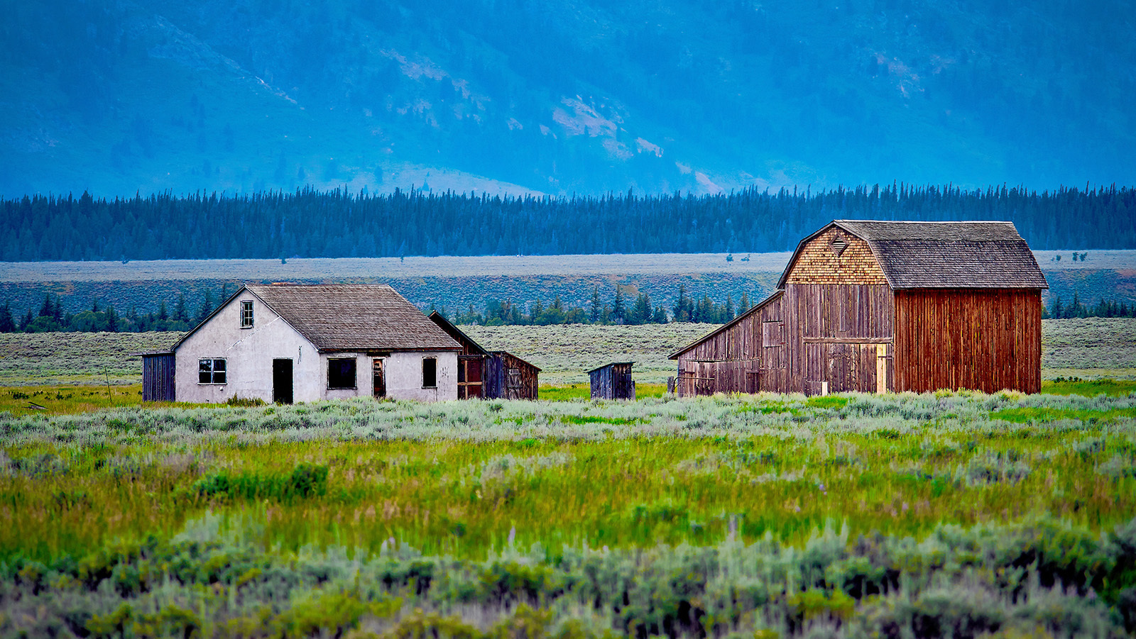 The T.A. Moulton Barn -- The Most Photographed Outbuilding In The World ...