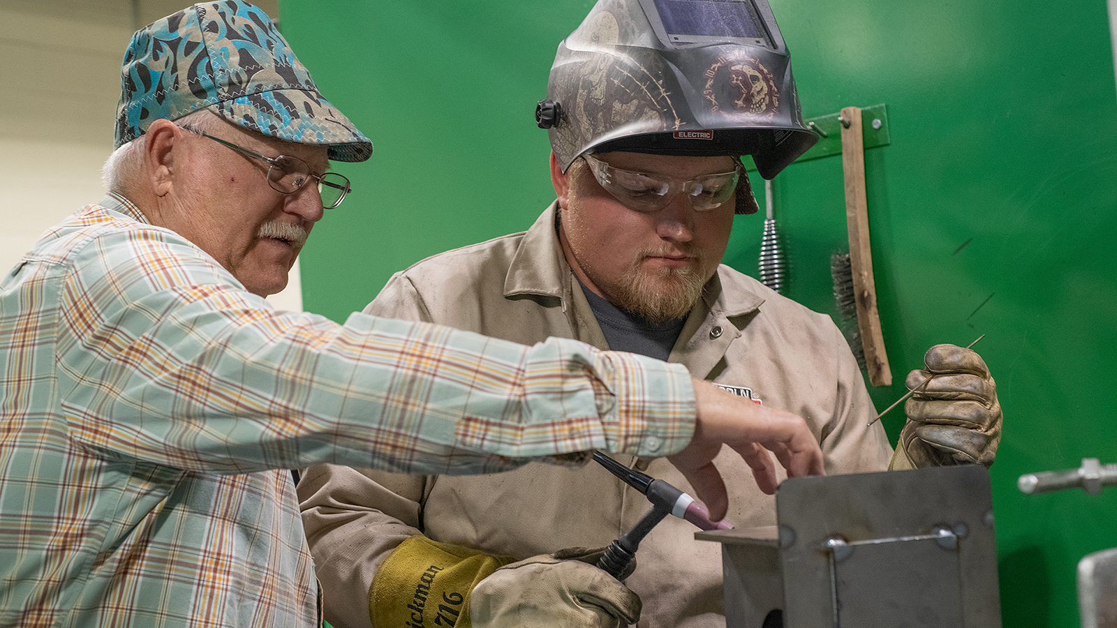 Huge Shortage Of Workers Makes Welding A Lucrative Profession In ...