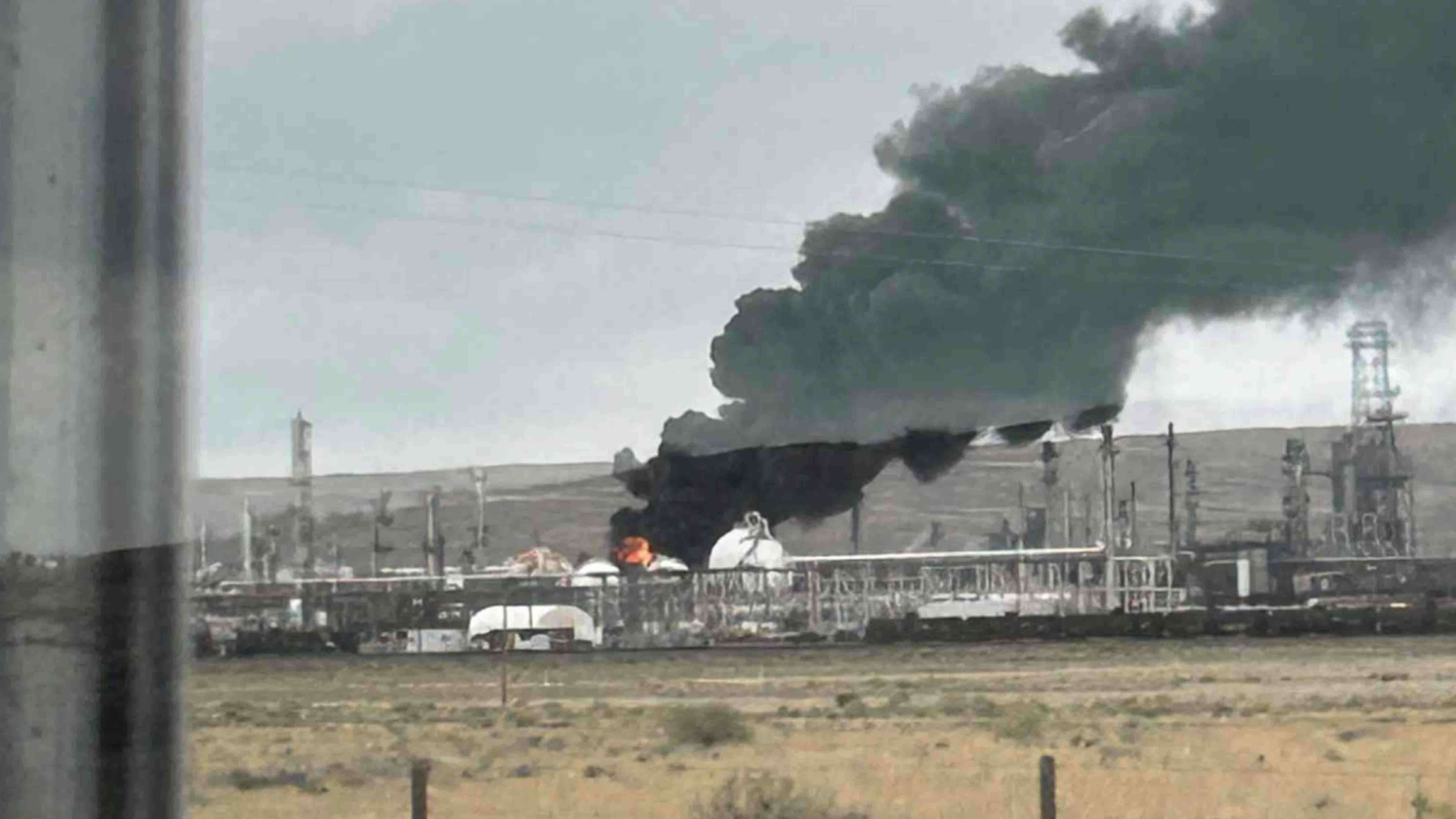 Asphalt Tank Catches Fire At Sinclair Refinery, Black Smoke Seen For ...