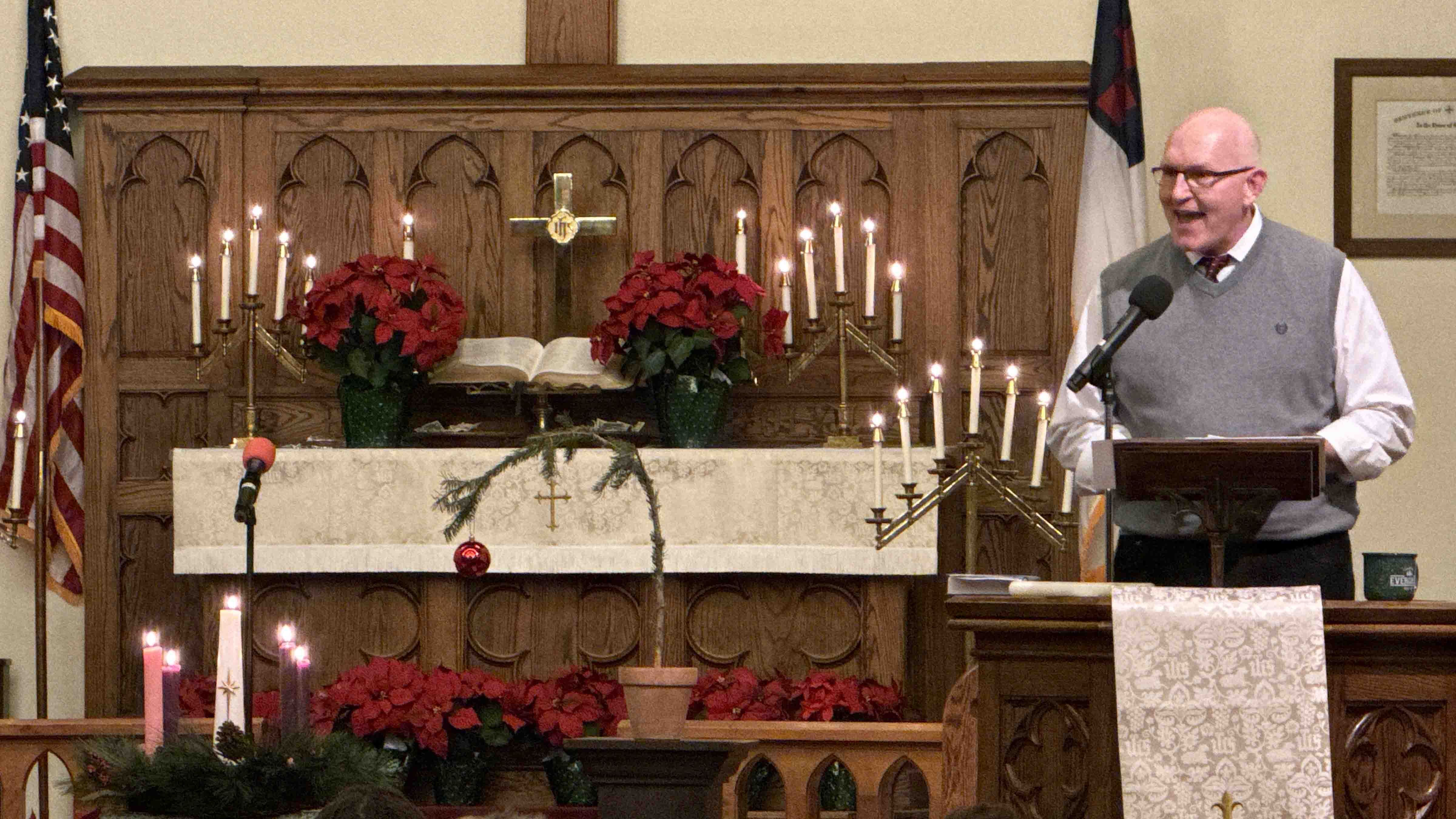 Packed House At Christmas Eve Candlelight Service In Yellowstone ...