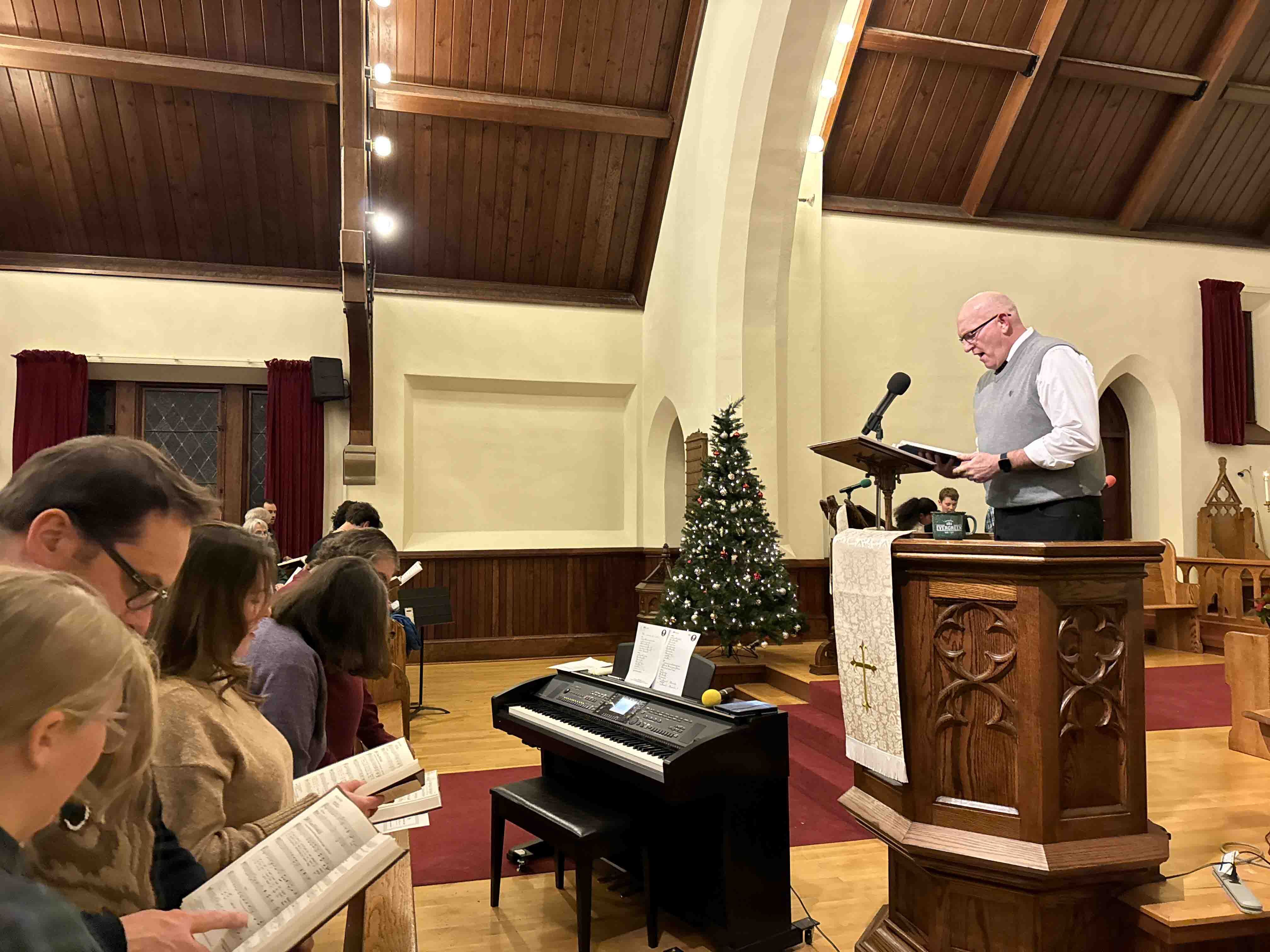 Packed House At Christmas Eve Candlelight Service In Yellowstone ...