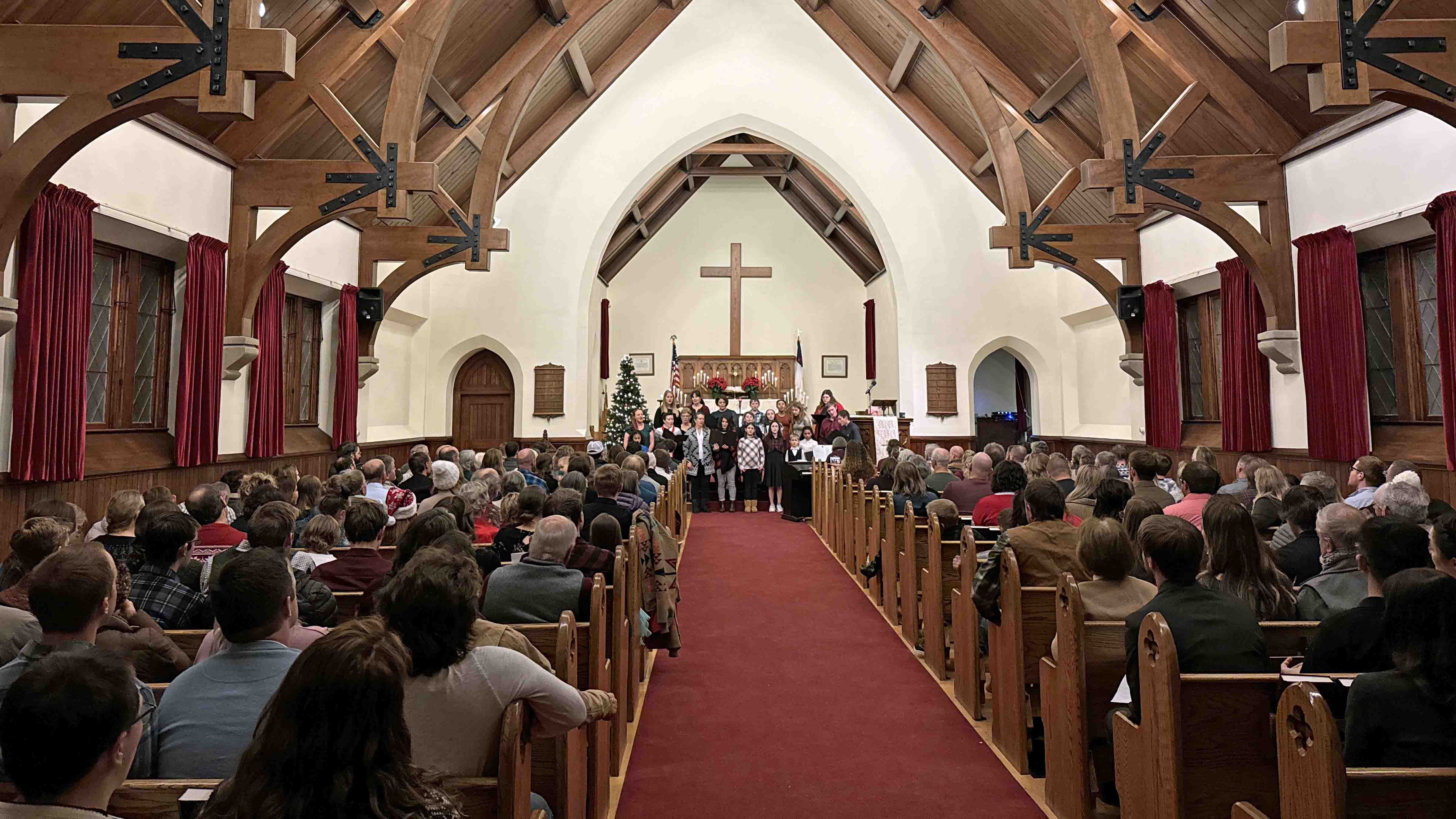 Packed House At Christmas Eve Candlelight Service In Yellowstone ...
