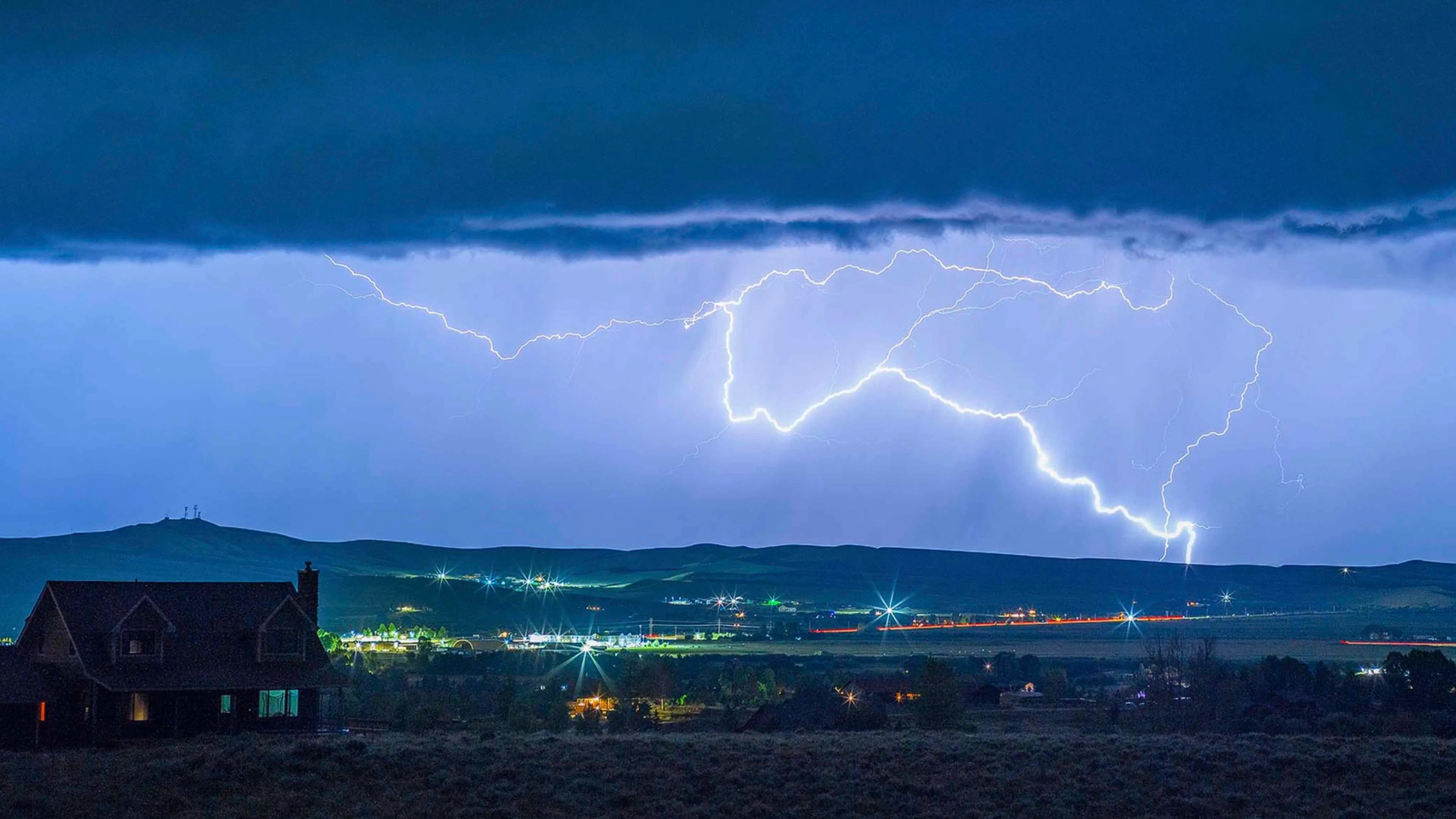 Ka-Boom! 600 Lightning Strikes Over Western Wyoming Monday Night ...