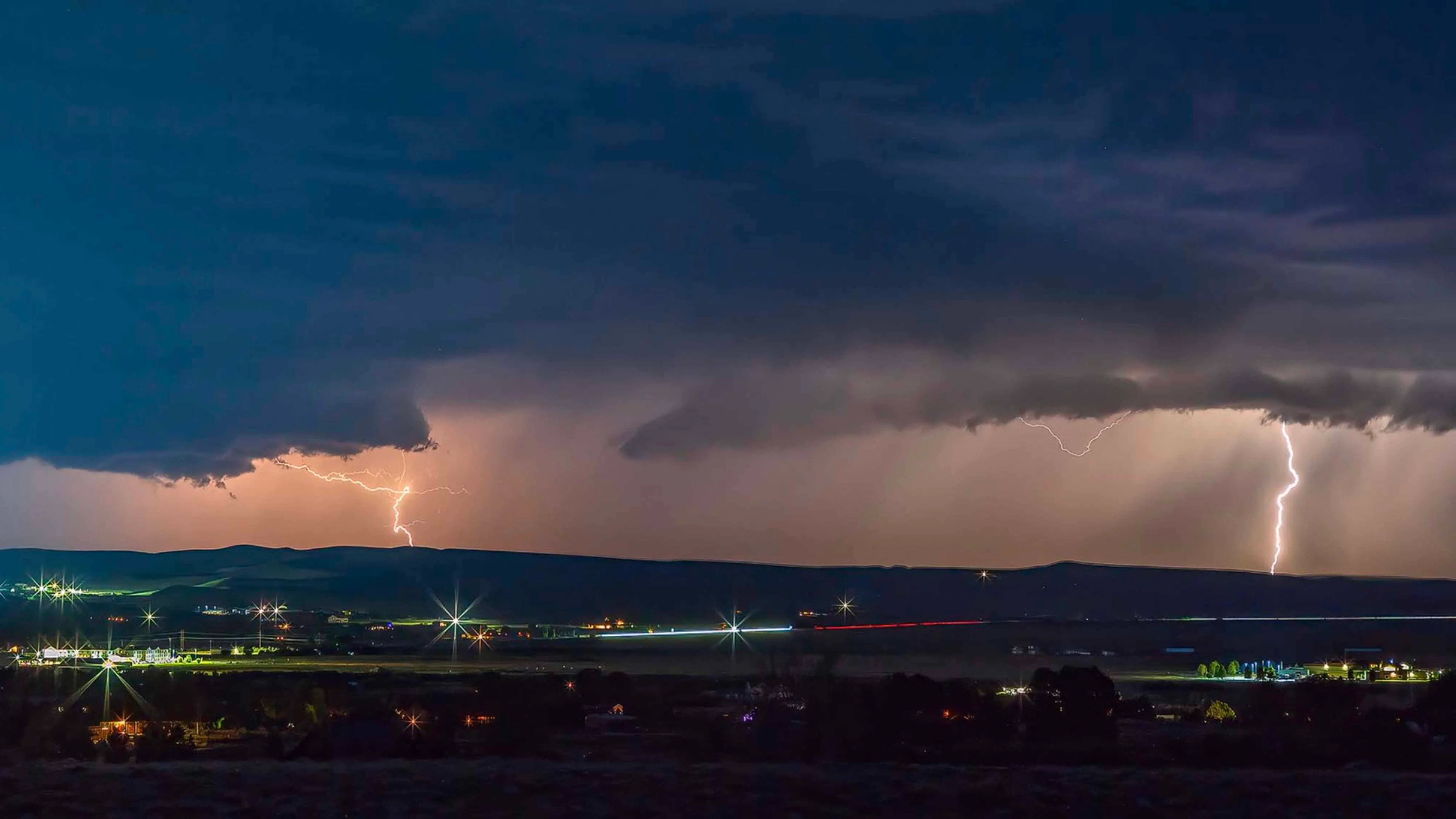 Ka-Boom! 600 Lightning Strikes Over Western Wyoming Monday Night ...