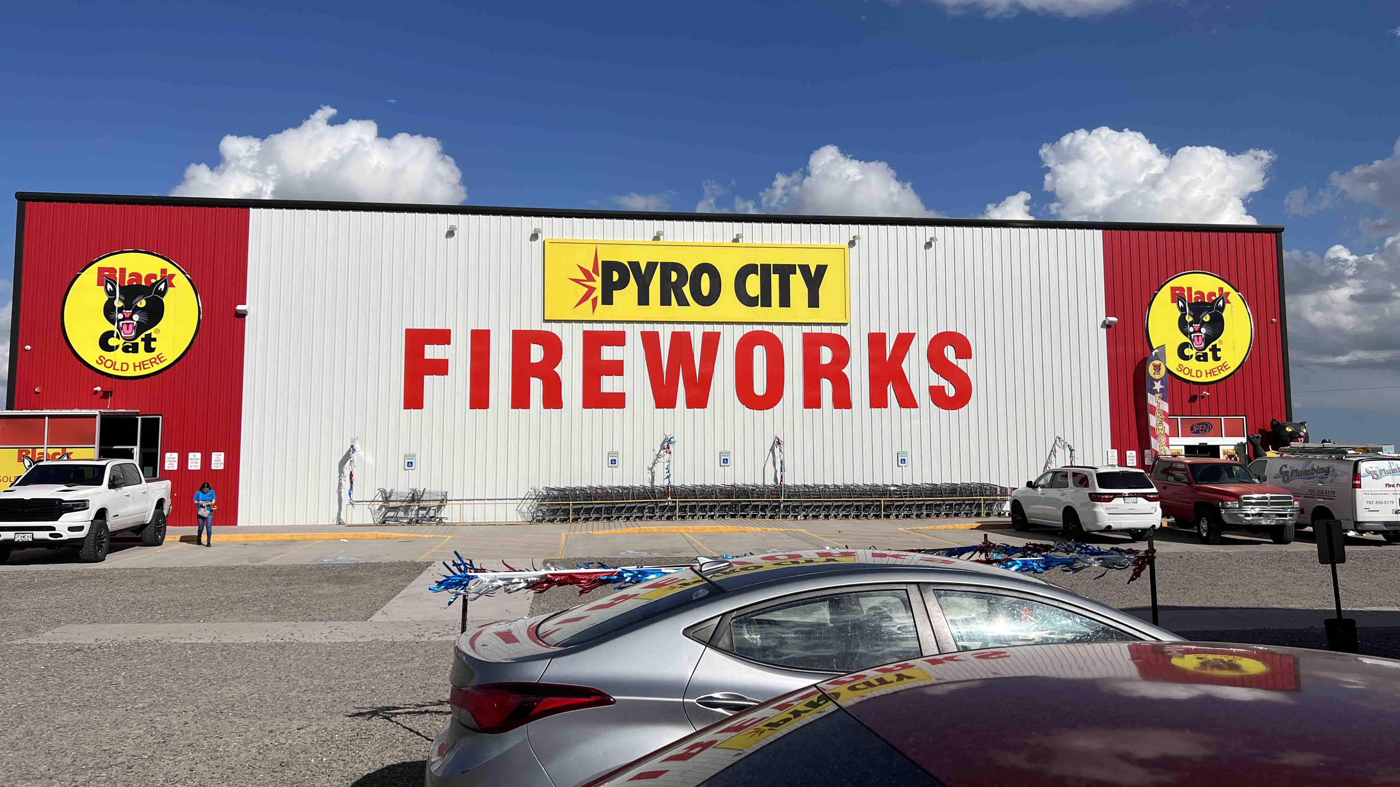 Hawking Fireworks On The Wyoming-Colorado Border: "God Bless America ...