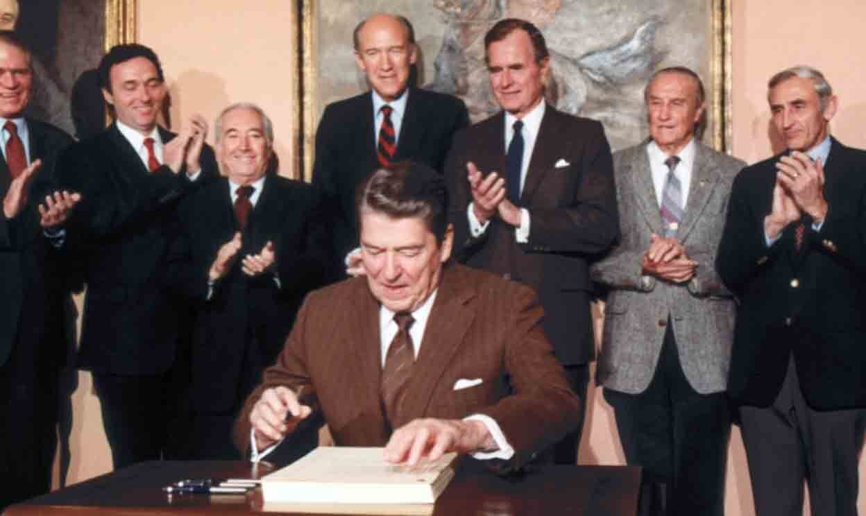 Former Wyoming U.S. Sen. Al Simpson Dies At 93, Remembered As Gentle ...